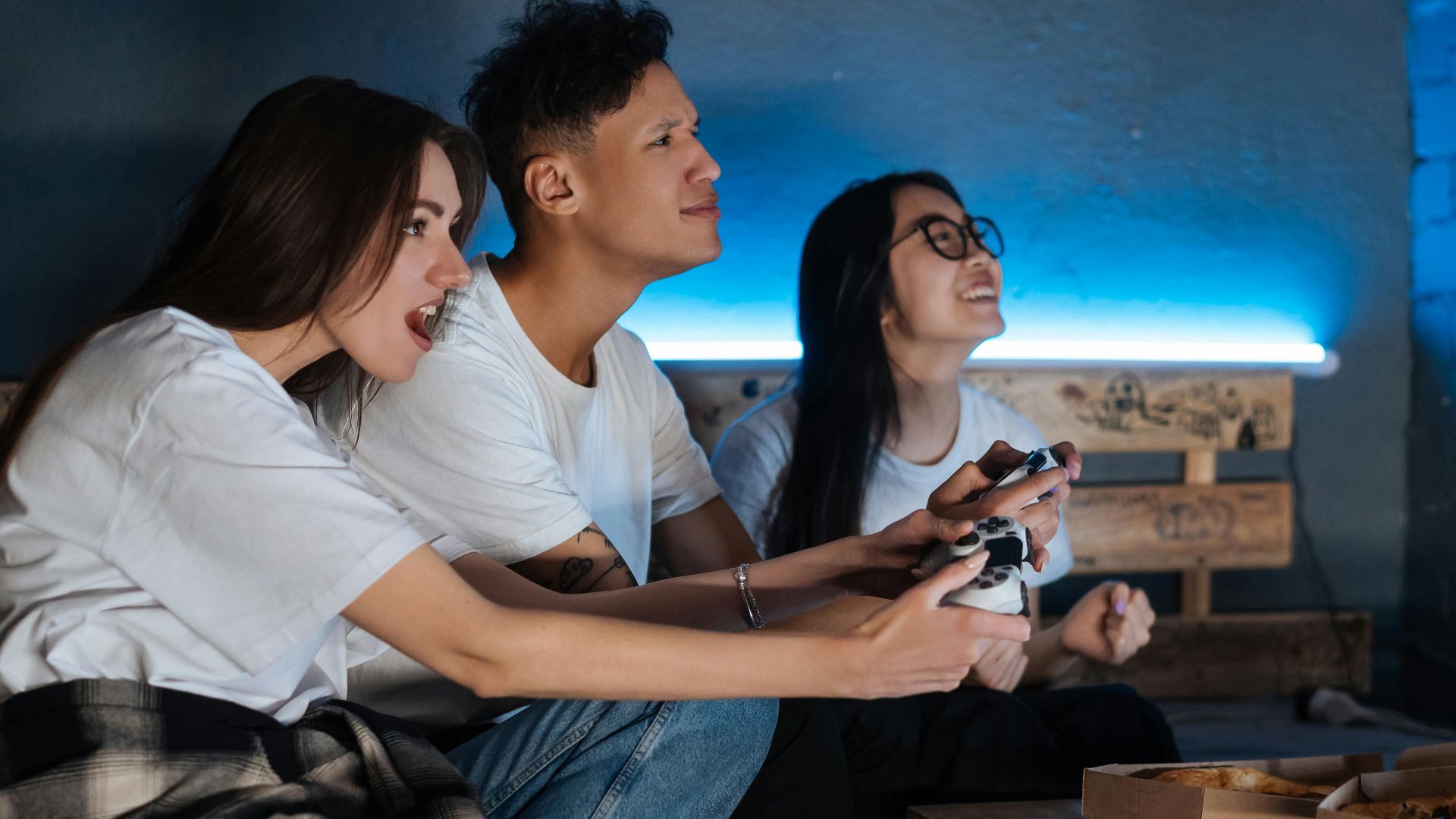 10 reasons to buy a video game as soon as it's released & 10 reasons to ...