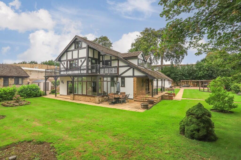 For sale in Pontefract: Inside an incredible £1 million property in ...