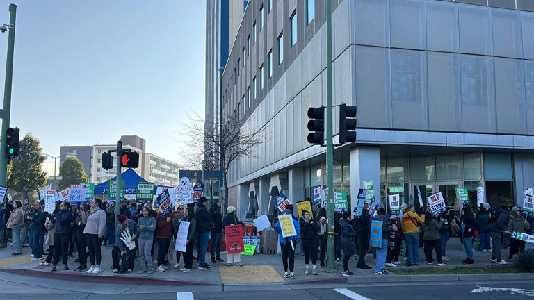 Another strike sends 31,000 Kaiser Permanente healthcare workers to ...