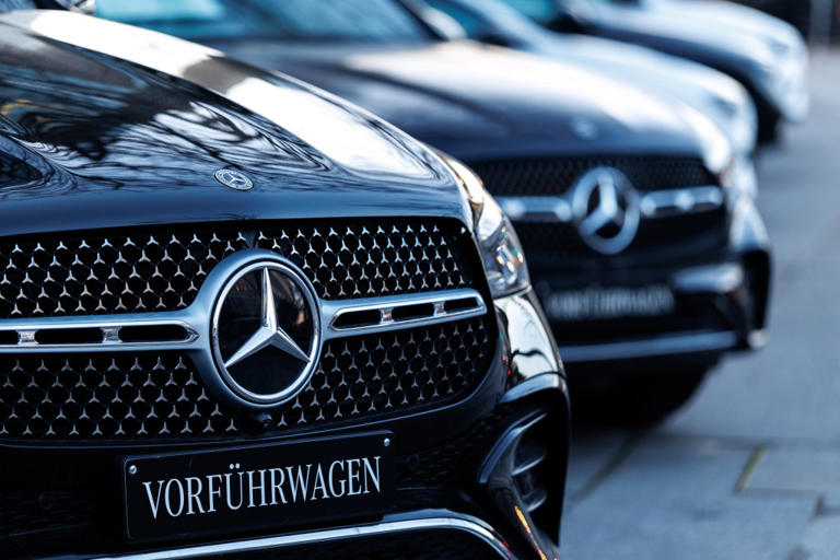 Mercedes-Benz CEO rejects Trump admin pitch to move headquarters to US ...
