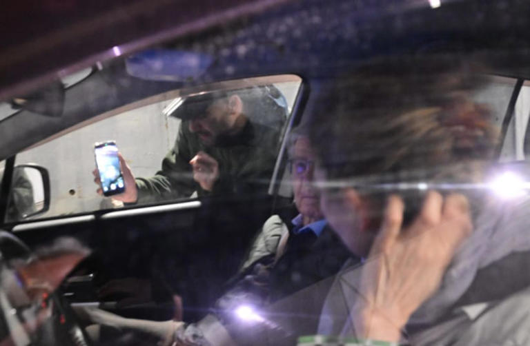 Extreme right-wing activists block car of former Supreme Court ...