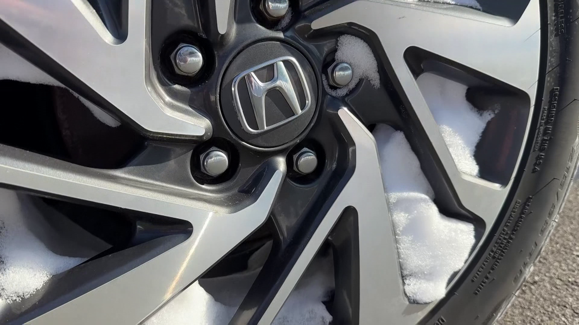 Snow-packed wheels making cars shake: How to fix it