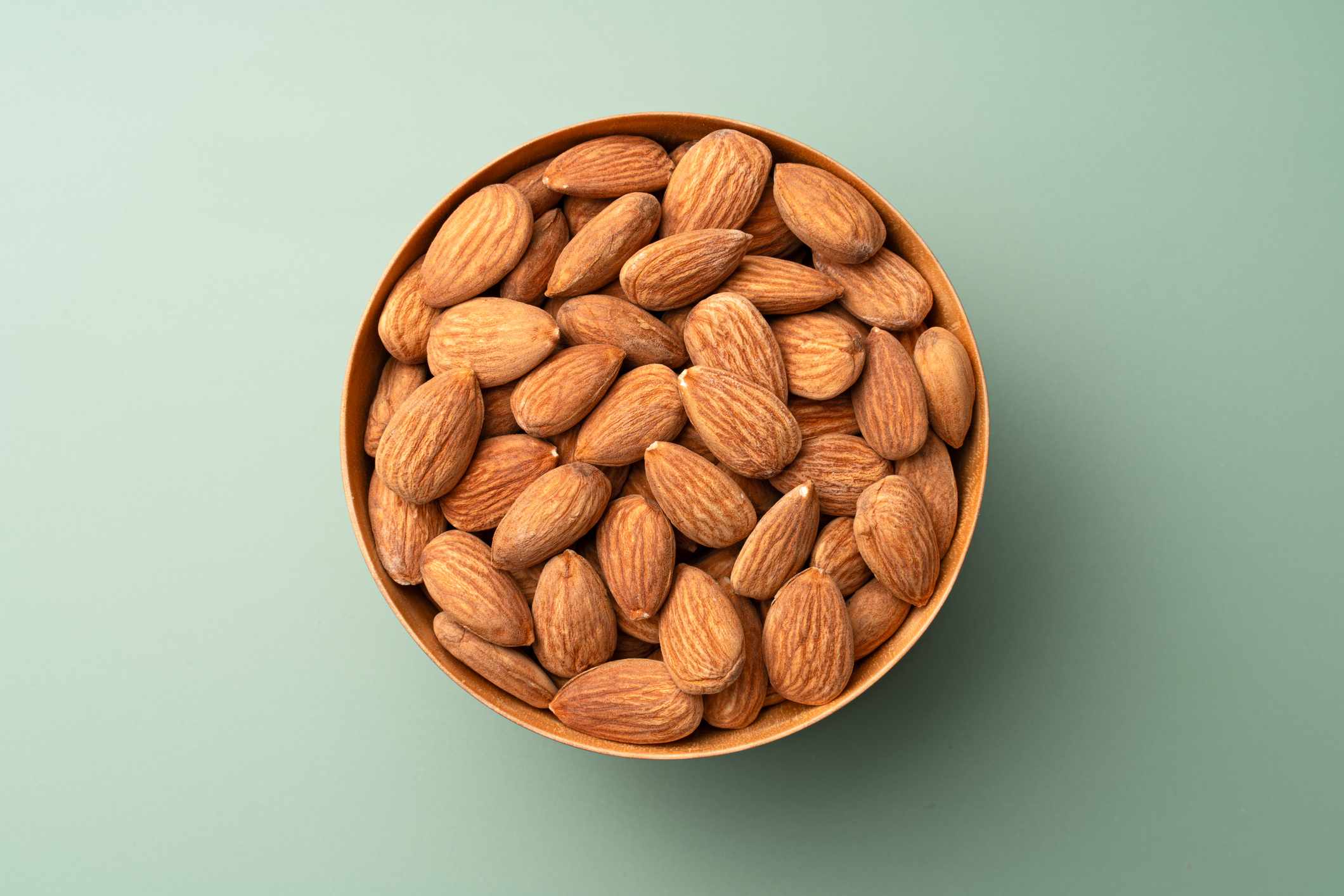 The best time to eat almonds for energy and metabolism