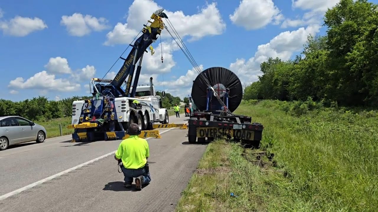 Heavy haul gone wrong!