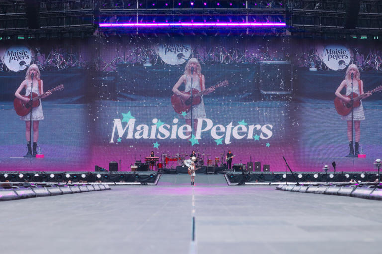 Rising indie pop star announces third album under Ed Sheeran label