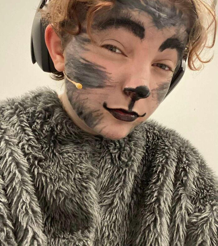 Why did nobody warn me? 59 funny pics that show what stage makeup looks ...