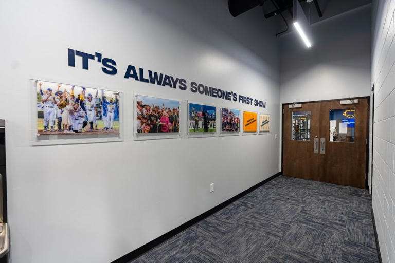 Savannah Bananas unveil new locker room facility