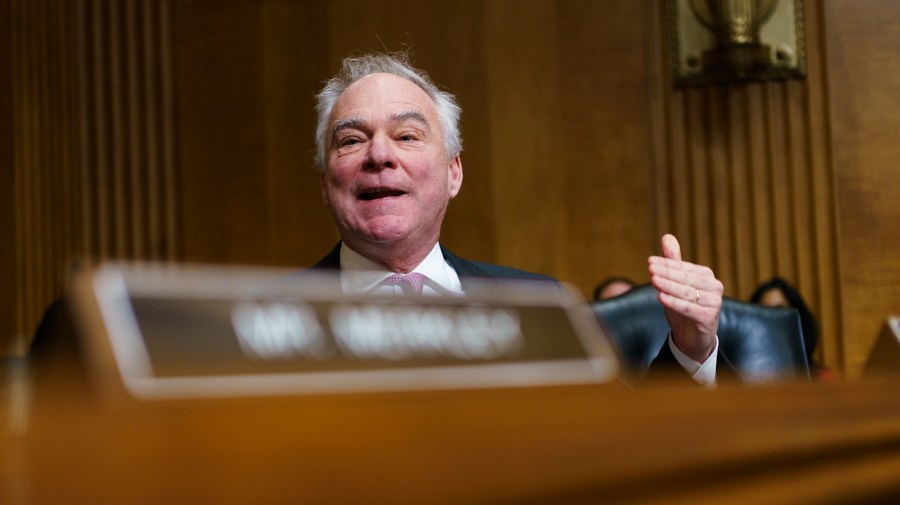 Senate Democrat says Congress should fund 4 agencies under DHS ...