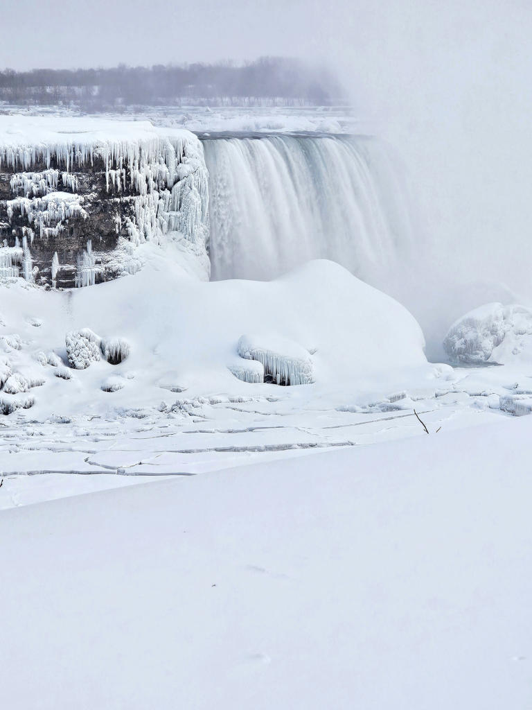 Niagara Falls partially frozen after sub-zero temperatures