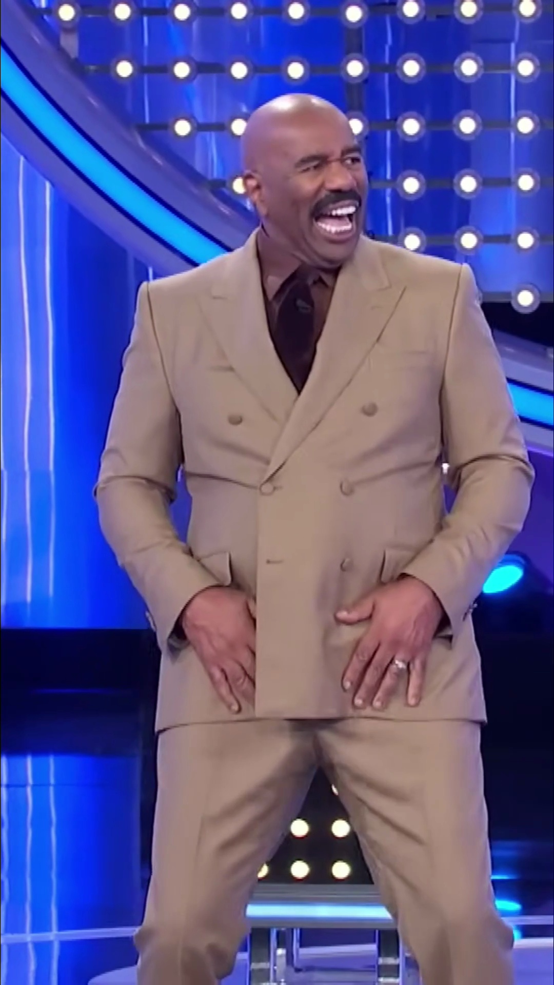 Roller coaster answer makes Steve Harvey scream on Family Feud