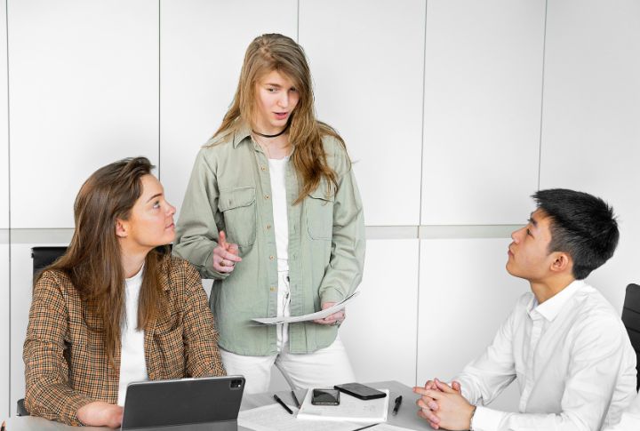 15 'compliments' that cut deeper than you think