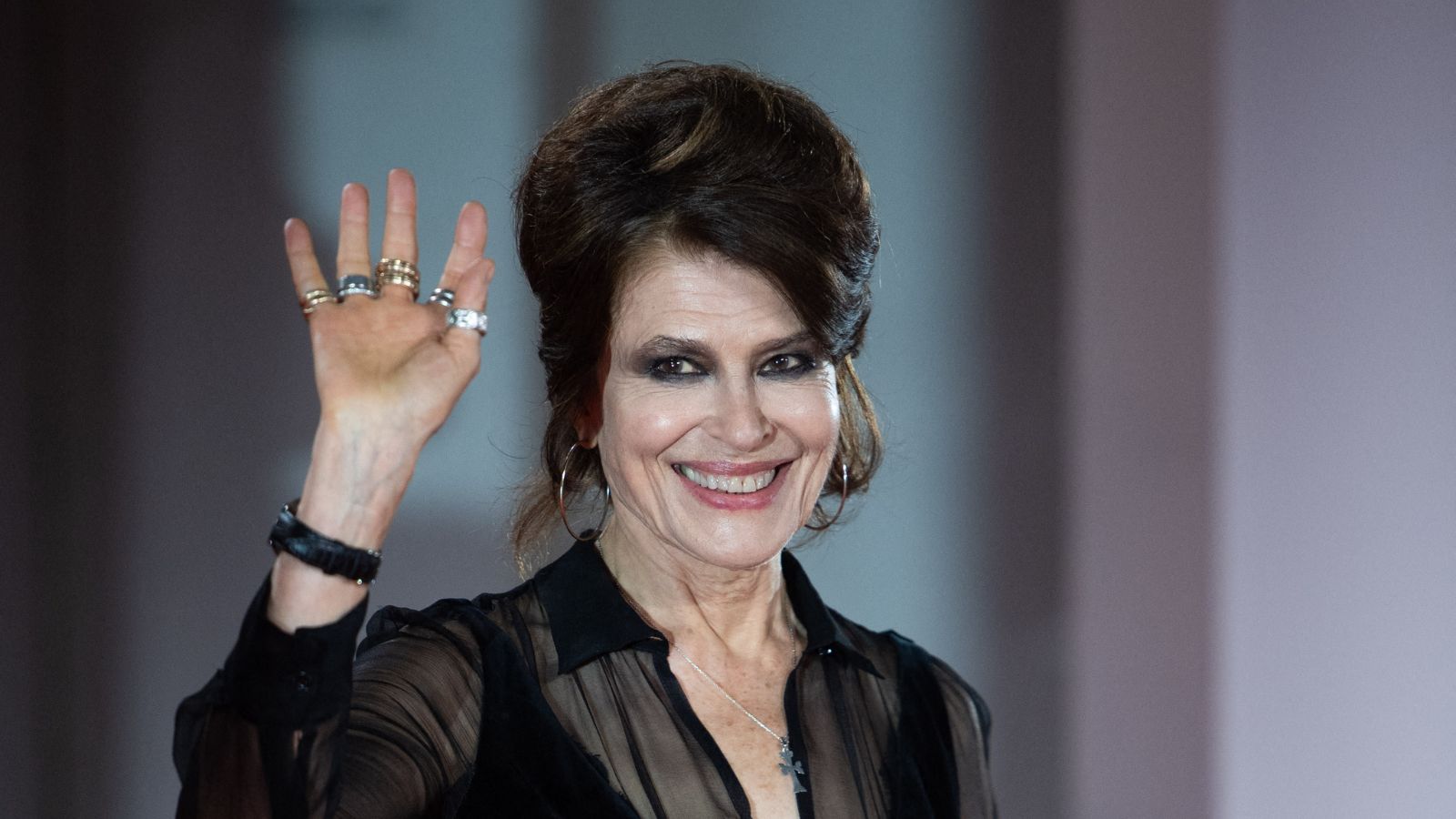 « À quoi bon passer trois fois devant le maire » : Fanny Ardant (76 ans ...