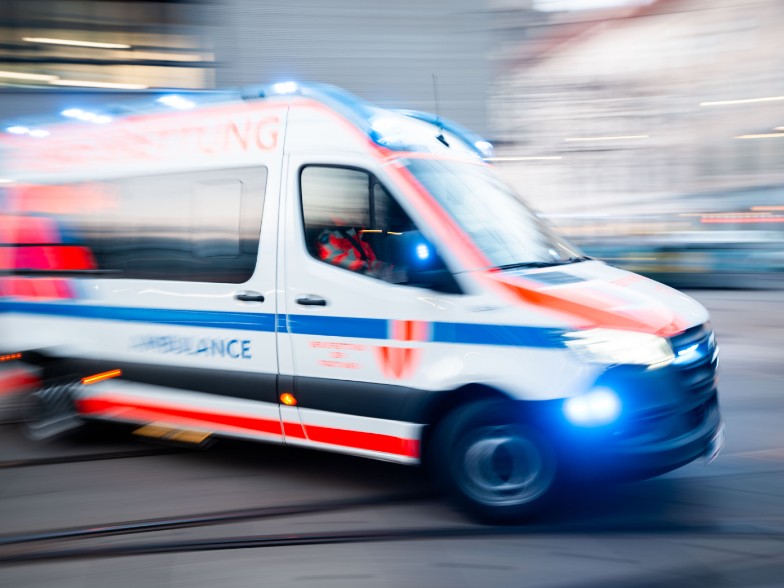 Mutter und Sohn durch Geisterfahrer auf Wiener A23 verletzt