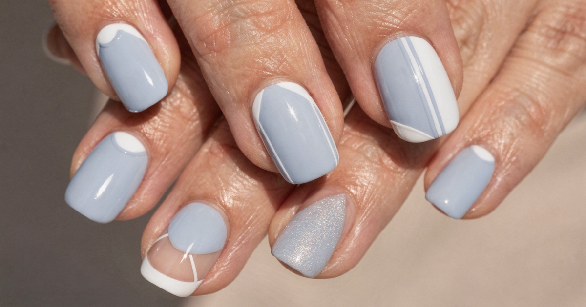 A cor de esmalte azul-pastel que deixa qualquer look de verão muito ...