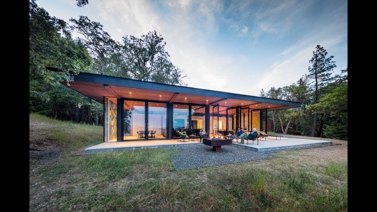 Stunning California mountaintop getaway built with prefab modules