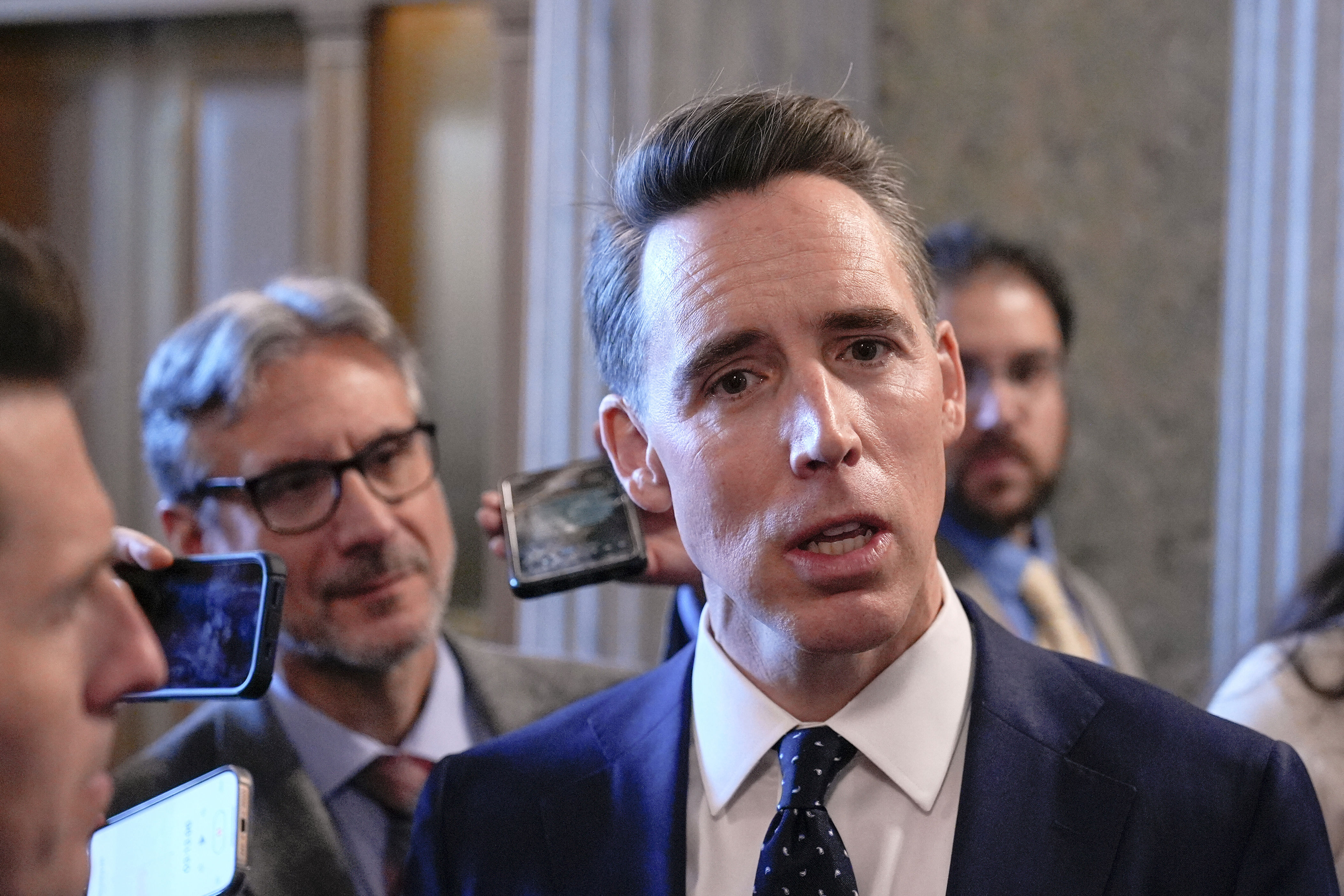 Republican Josh Hawley warns Minnesota DHS situation "just isn't safe"