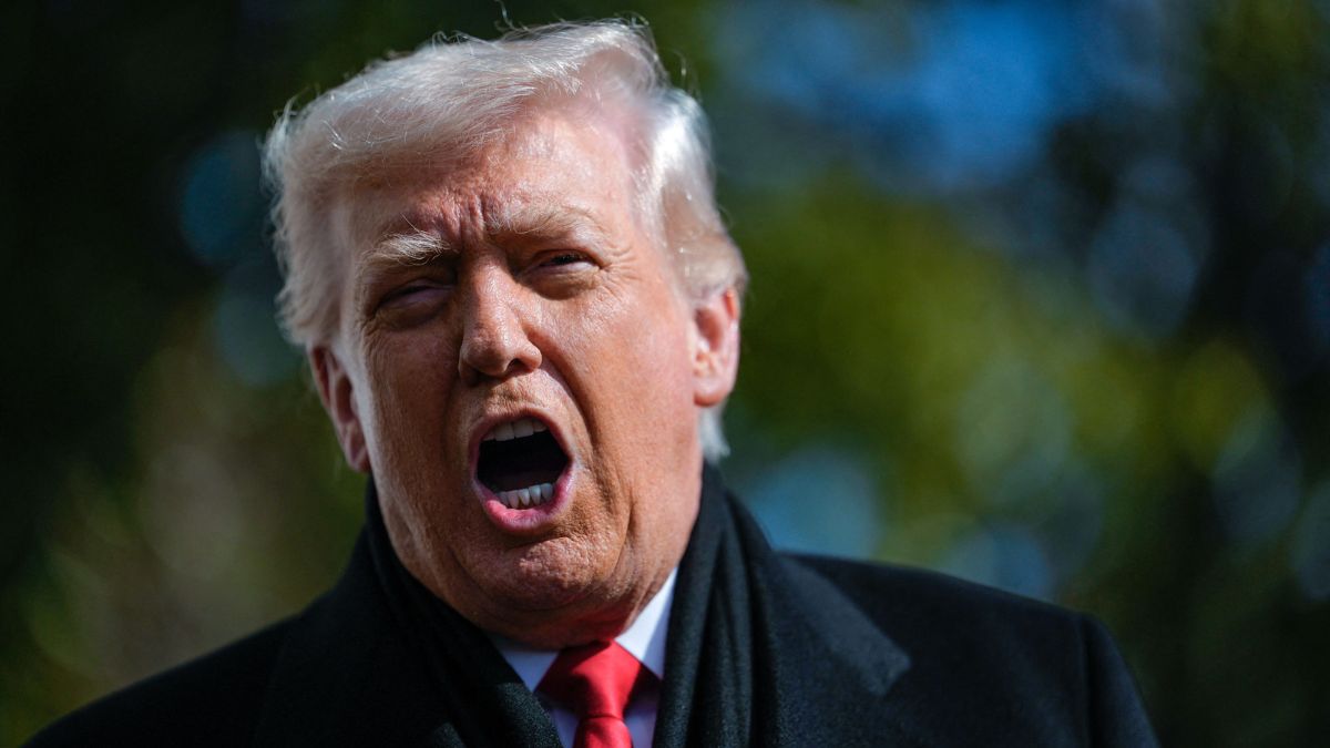 Trump suffers double legal blow