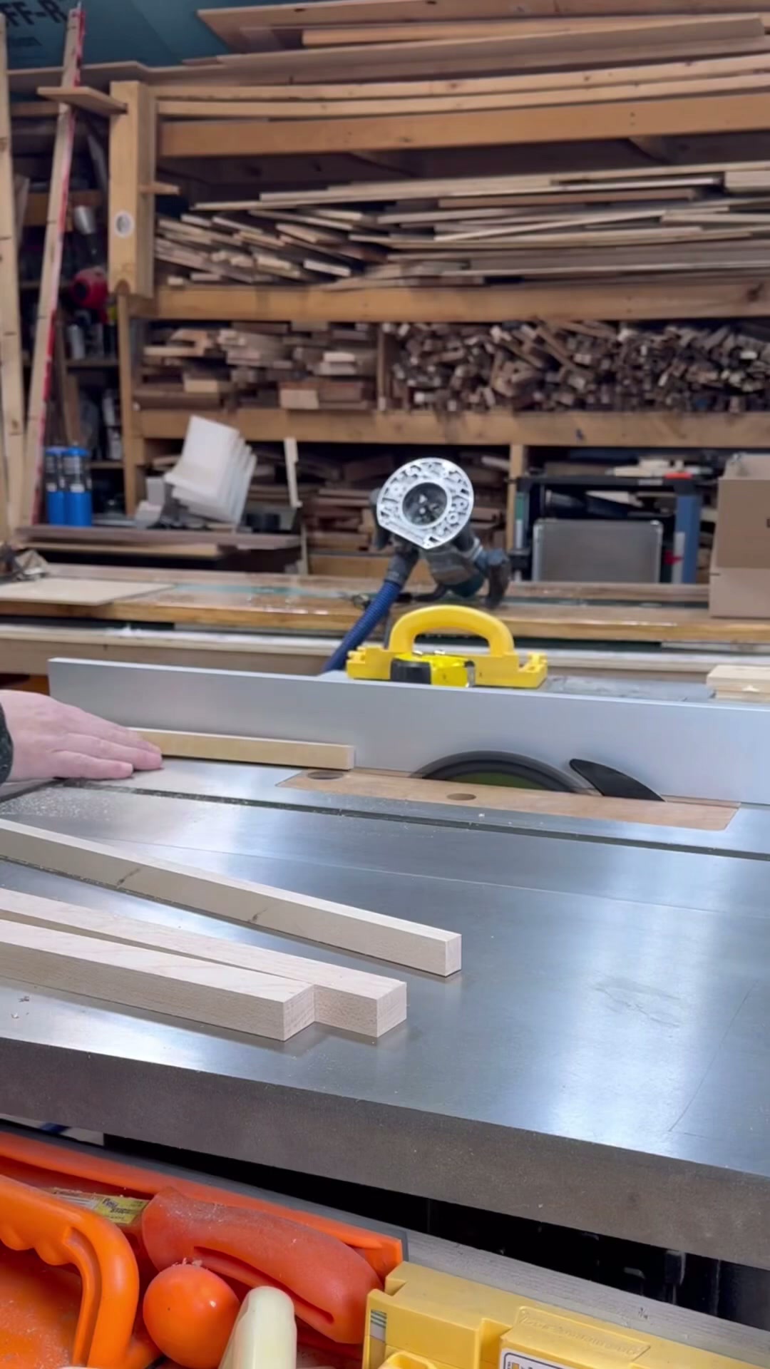 Using the Microjig pushblocks to keep my fingers away from saw blades # ...