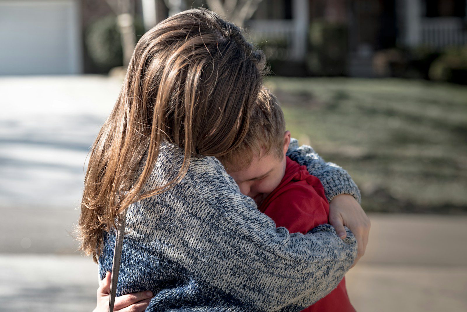 Parents are debating whether kids should be forced to hug relatives