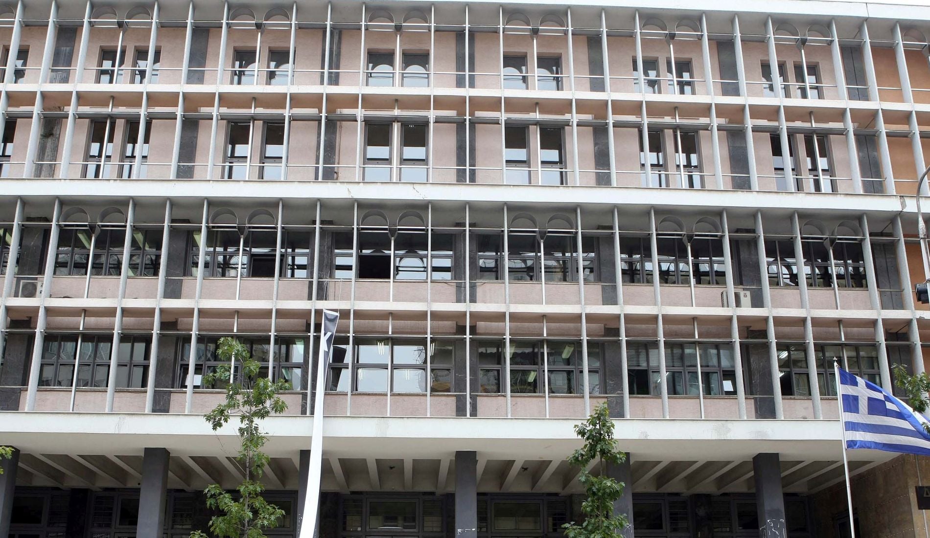 Θεσσαλονίκη: Ελεύθερη η 25χρονη για τον 5χρονο που έμεινε μόνος