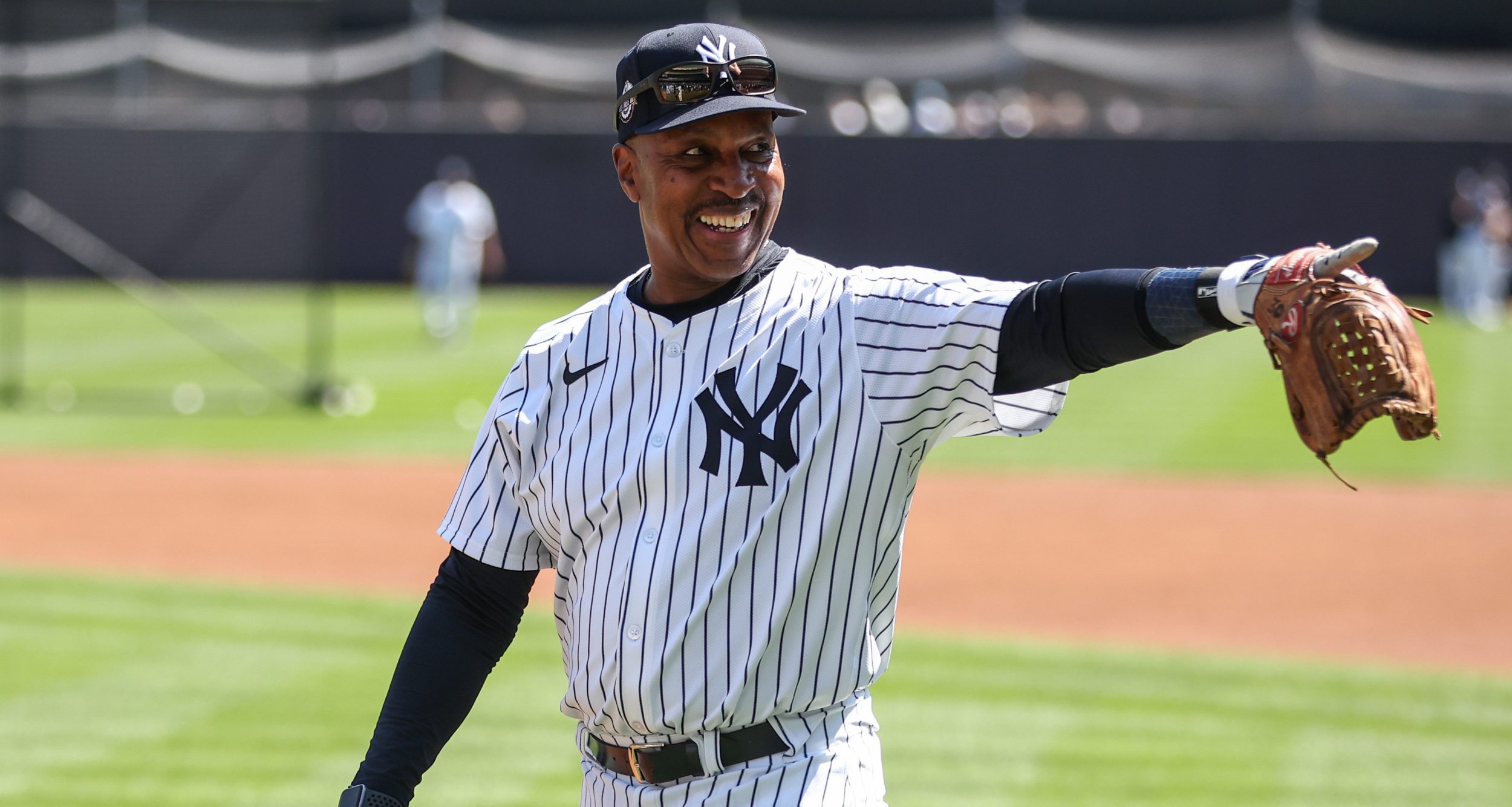 Yankees add former player to broadcast booth