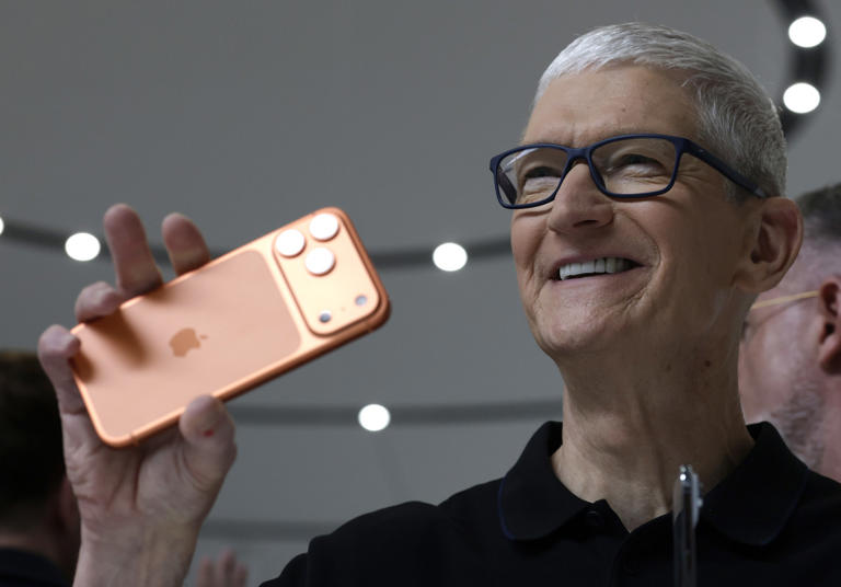 Apple report drops iPhone 18 bombshell