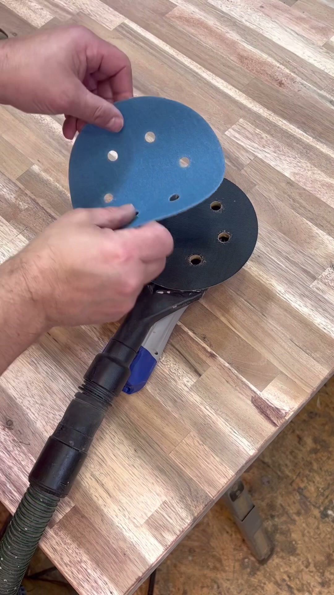 Simple trick for putting sandpaper on a round sander #woodworking # ...