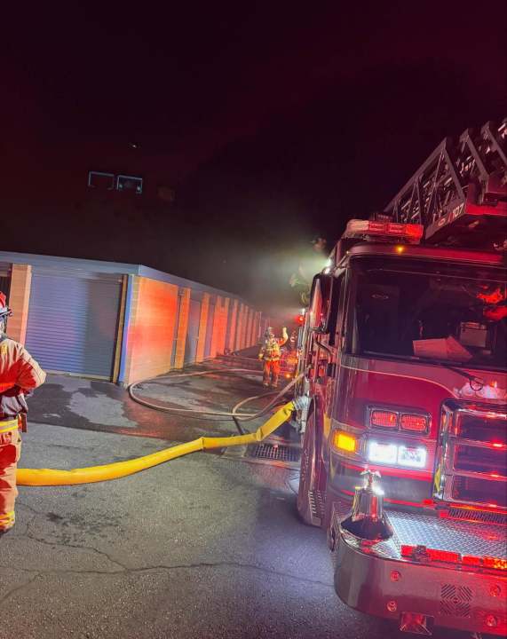 Early morning fire damages storage units in Hurricane