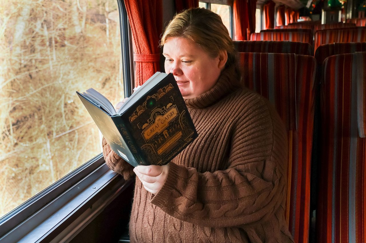 This vintage train ride has trivia nights, cocktails, and cozy views ...