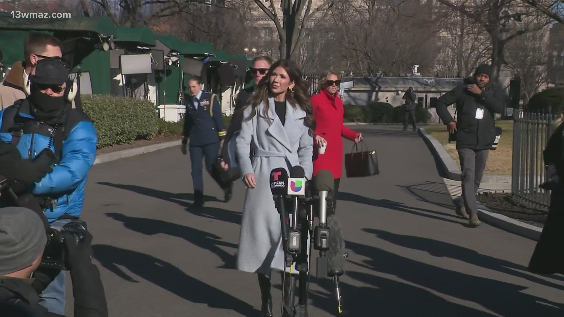 Bipartisan criticism falls on Kristi Noem after Minnesota shootings