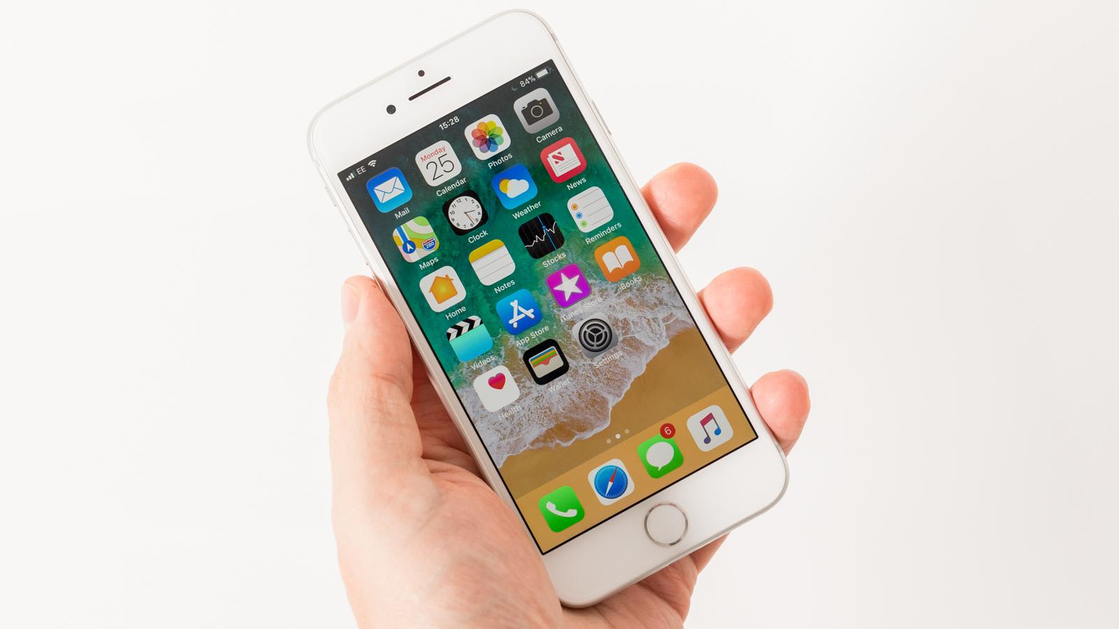 Apple pulls four iPhone updates following network issues