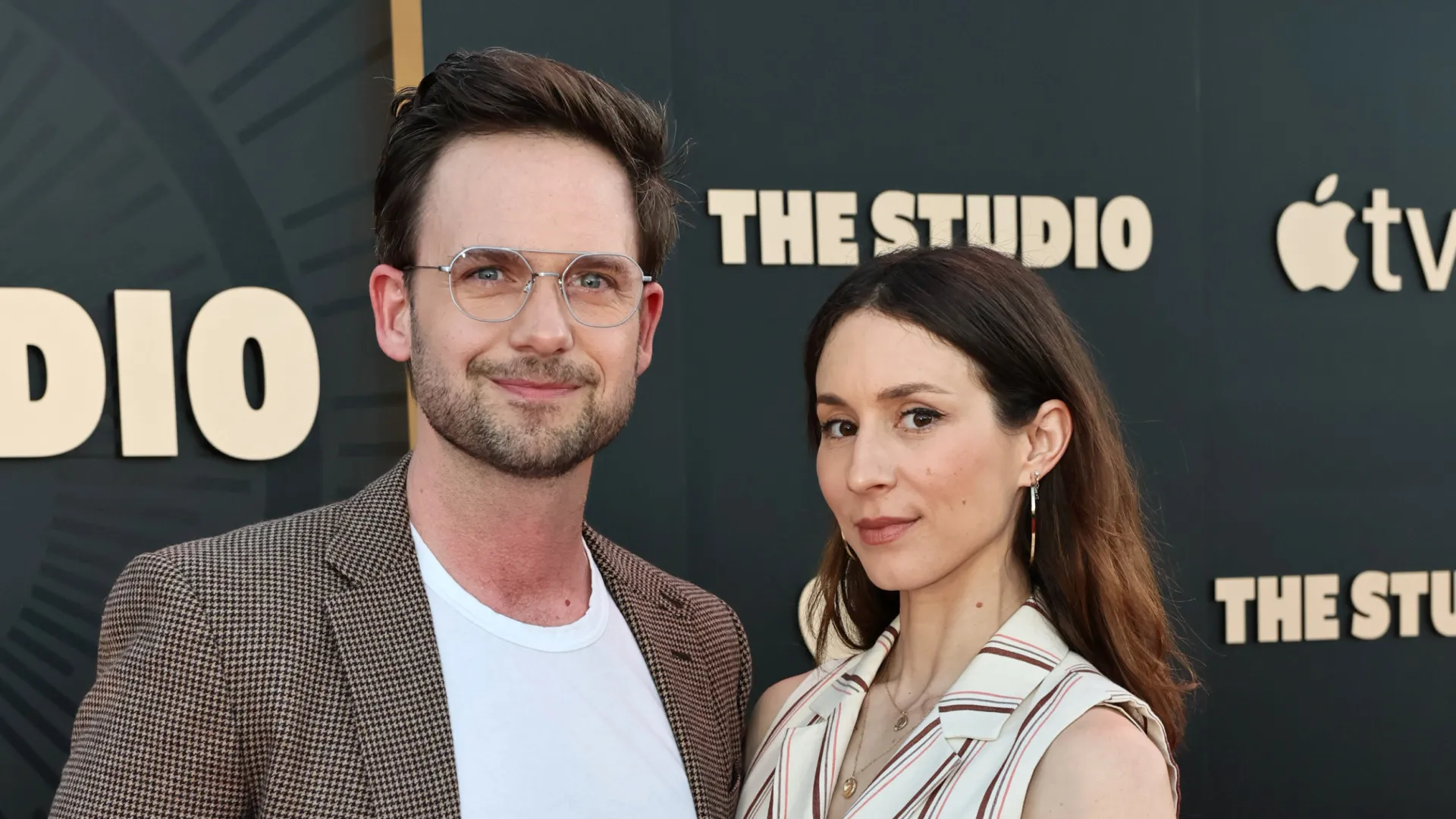 Patrick J Adams, estrela de "Suits", foi pai pela terceira vez