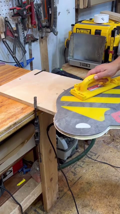 Cutting and top coating an epoxy logo #epoxyresin #woodwork #logo
