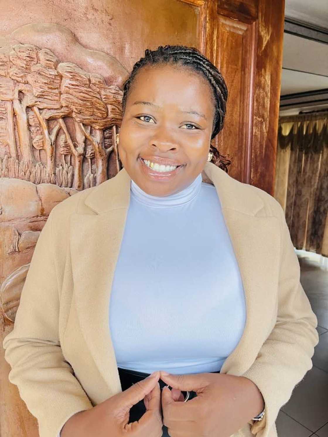 'Don't follow trends': Mom and daughter try on Foschini’s R1,400 two ...