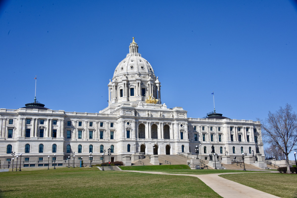 Lawmakers vote to allow children on Minnesota Senate floor