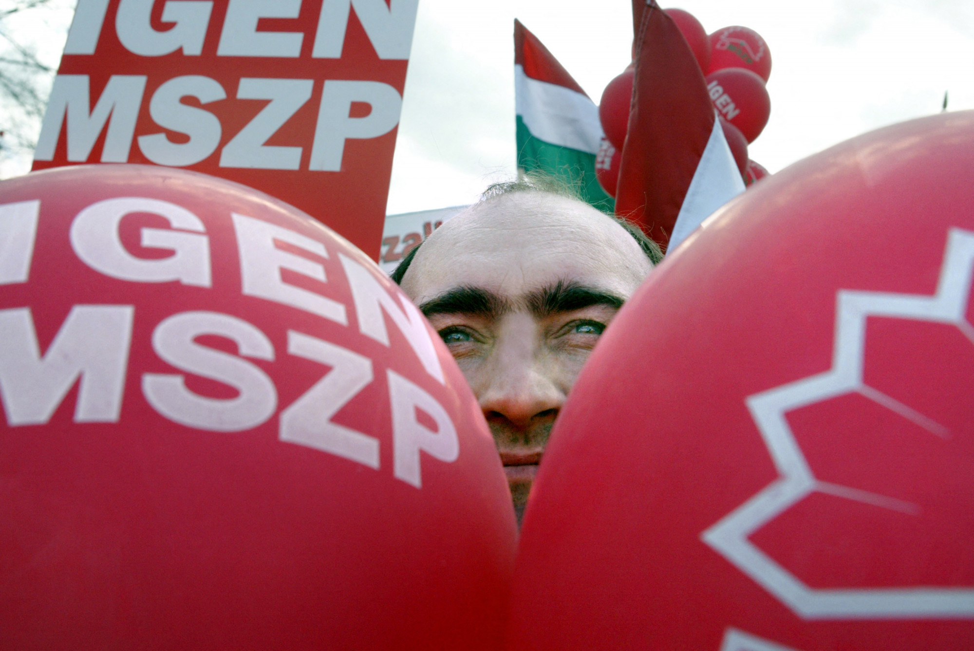 Február 20-án dönt az MSZP arról, hogy elindulnak-e az országgyűlési ...