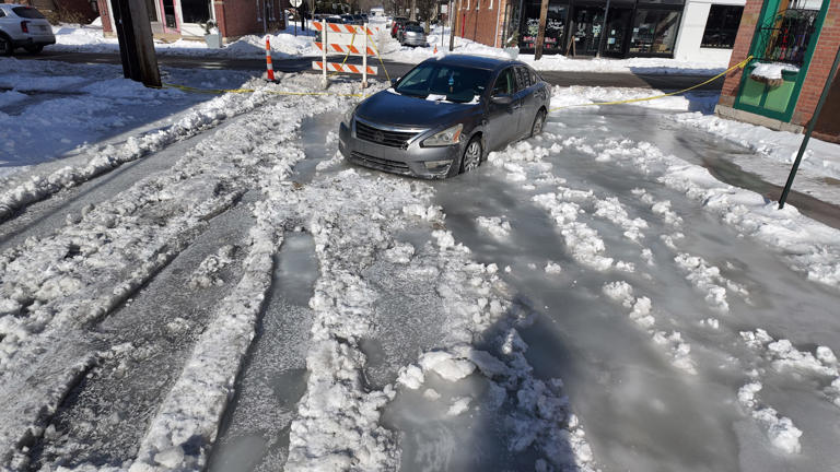 Water main breaks plague Columbus, icing over roads and cars. See where