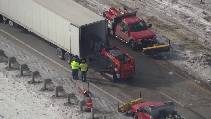 Semitrailer carrying beer kegs crashes in Dodge County