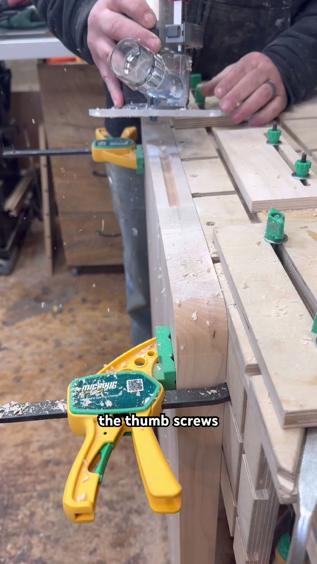 Simple method to safely cut cutting board finger grooves #workshop # ...