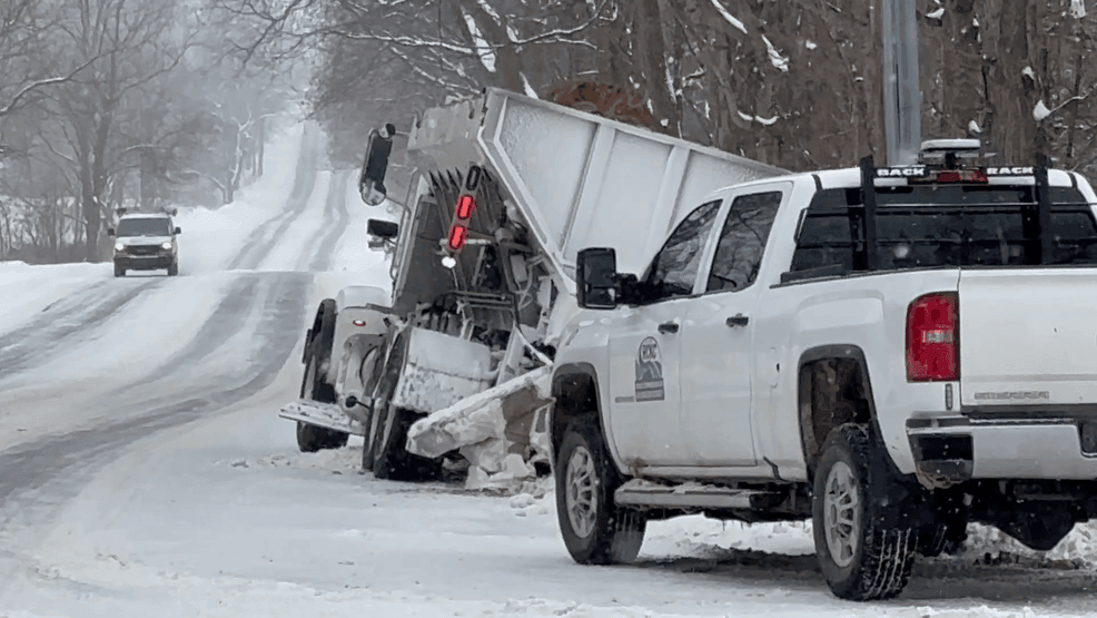 Kalamazoo plow drivers face challenges from parked cars and debris ...