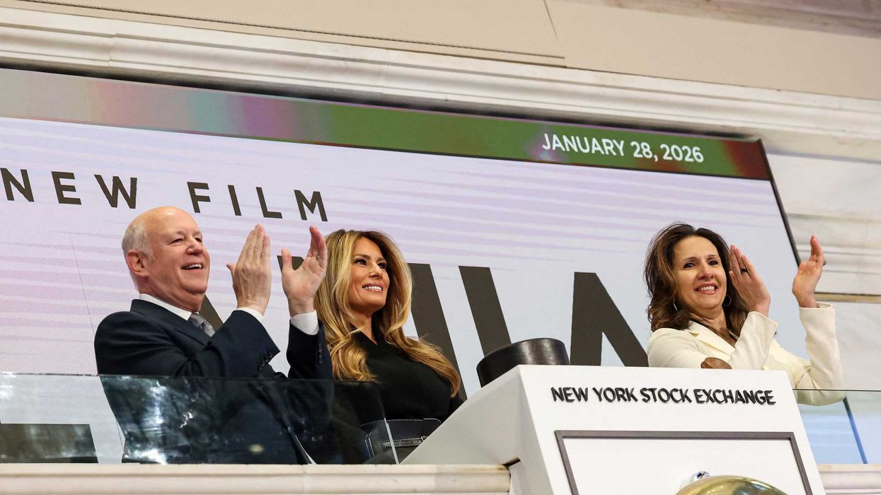 Wall Street encouraged to clap harder after Melania gets weak applause ...