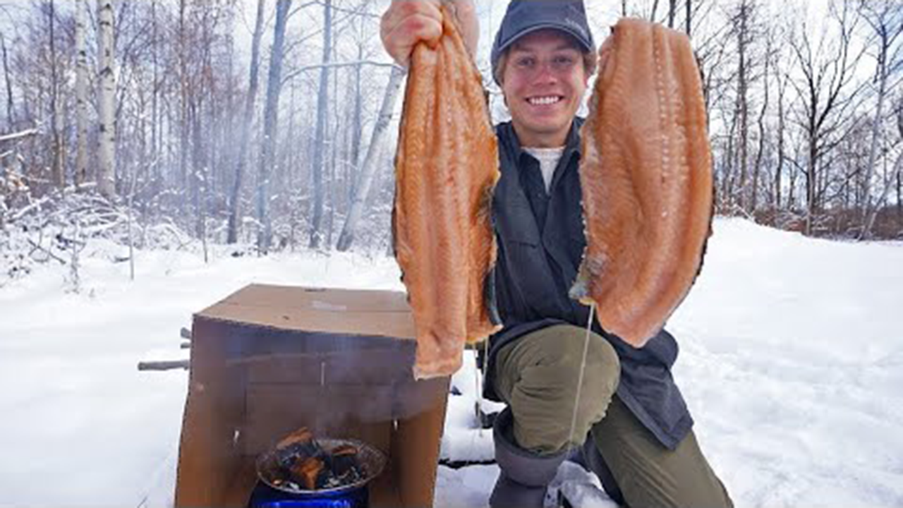 Smoking salmon in a cardboard box (catch and cook)