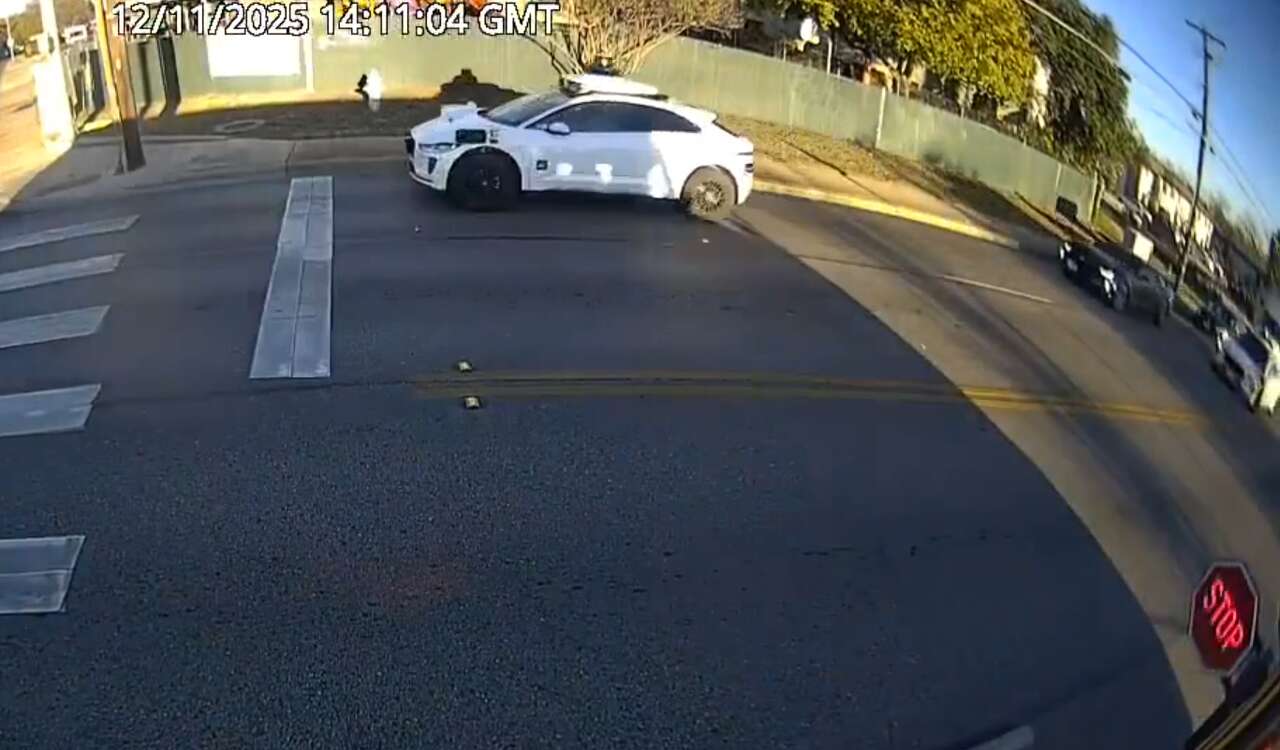 NTSB investigates Waymo vehicles passing stopped Texas school buses