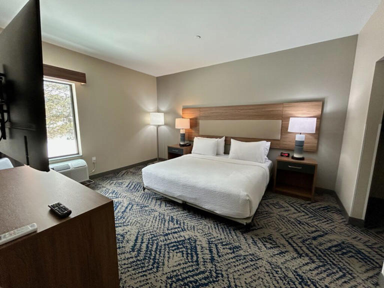 New Benner Pike hotel celebrates opening