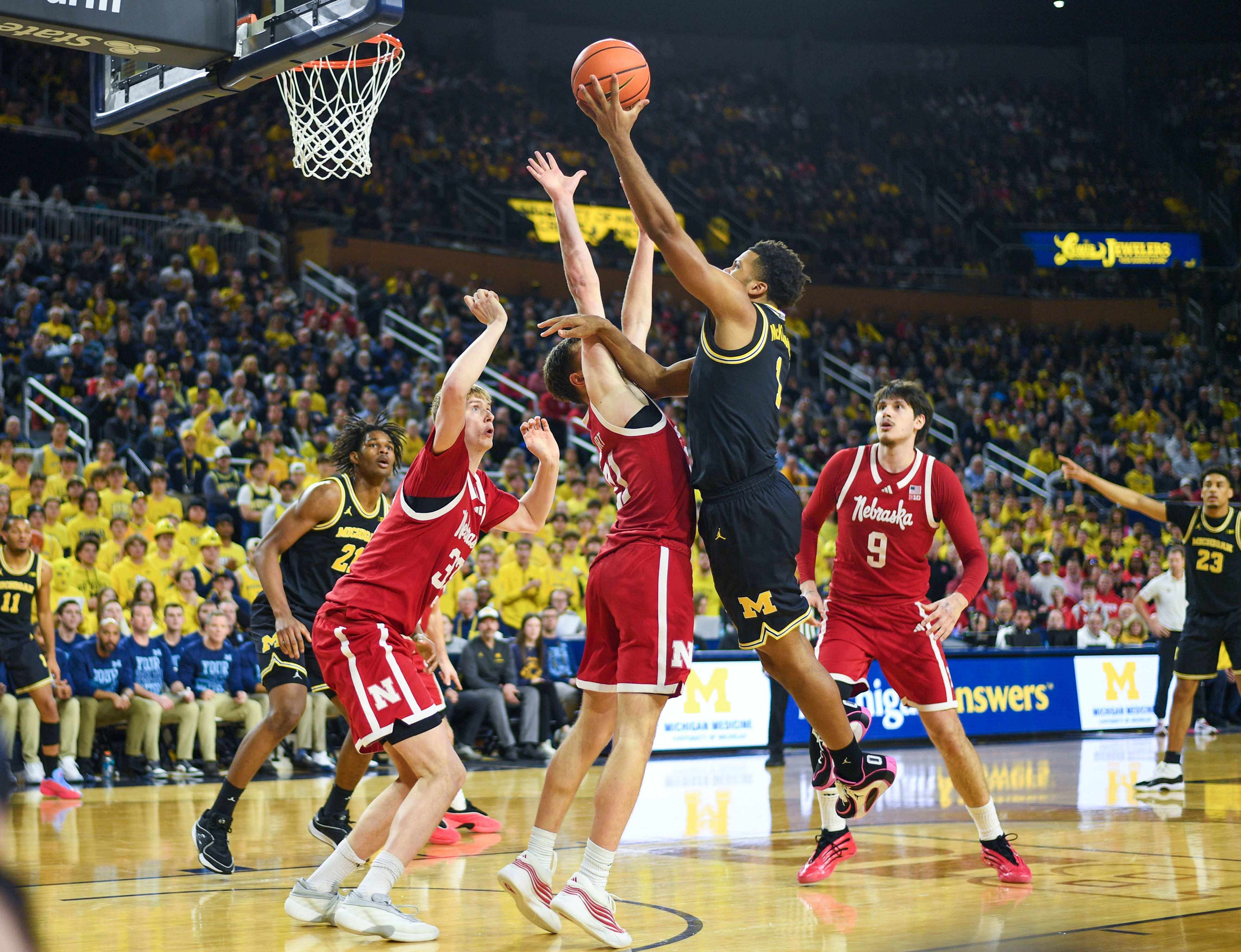 How 2 bench players played key roles in Michigan basketball’s win vs ...