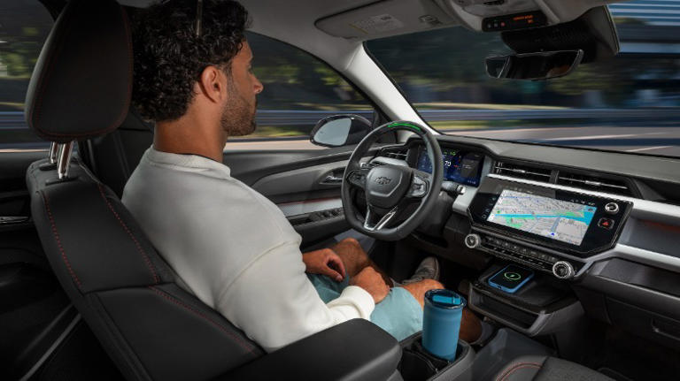 GM gives poor people 18 months to buy the $30,000 Chevy Bolt before it ...