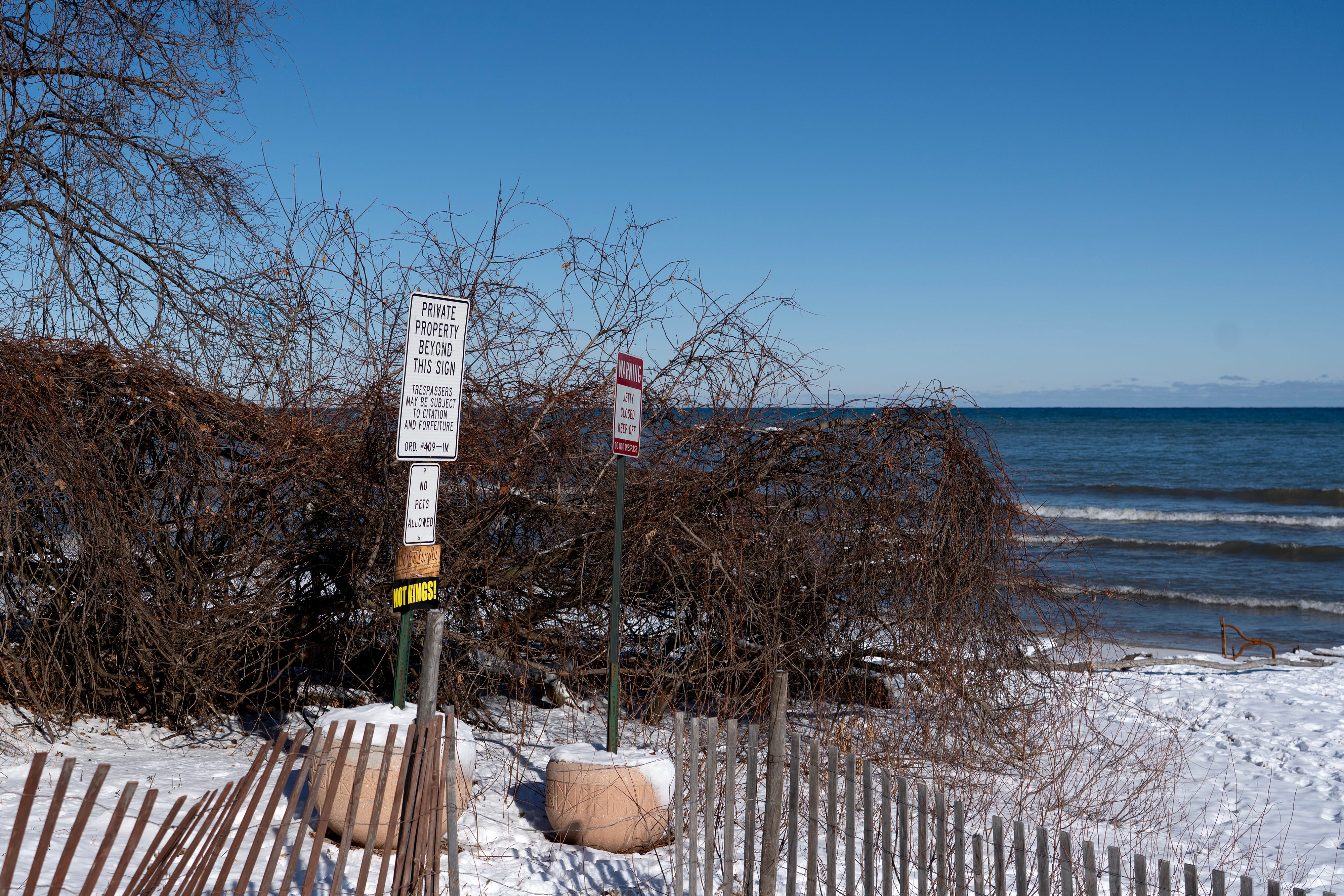 Shorewood judge rules in favor of less public beach access along Lake ...