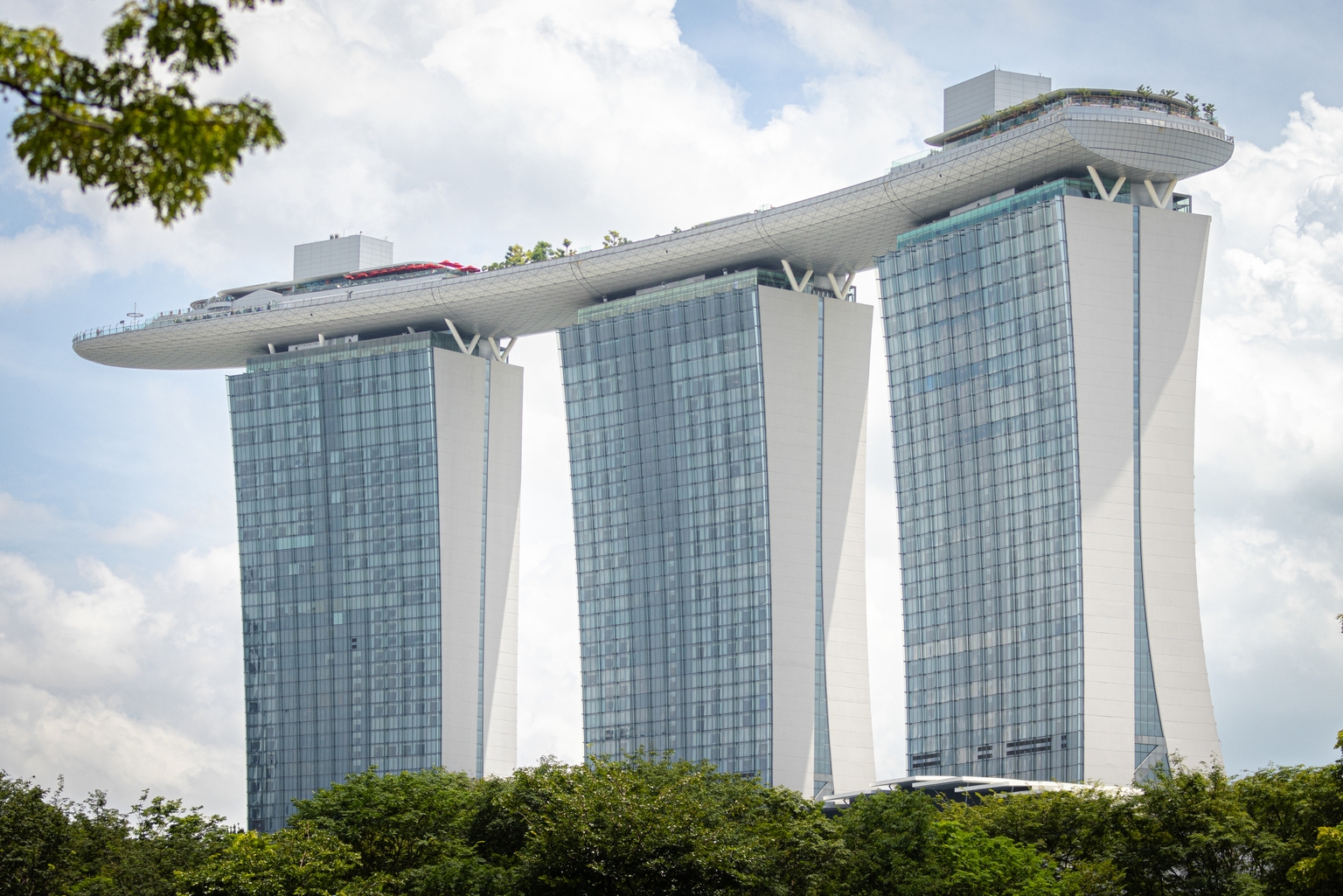 Marina Bay Sands does the heavy lifting for Las Vegas Sands again