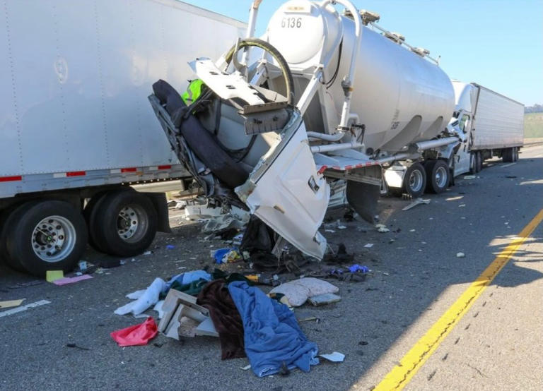 Fog a factor in 43-vehicle crash on Hwy. 58 near Bakersfield