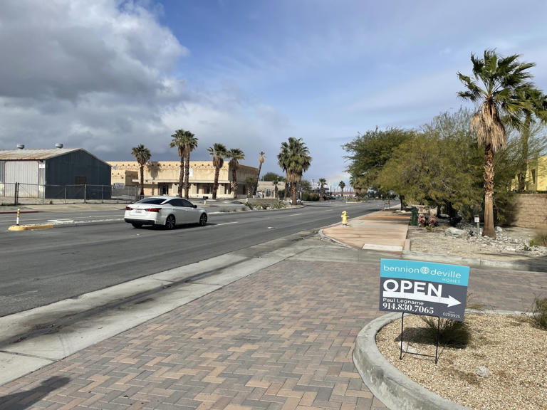 Palm Springs home prices down slightly compared to last year in latest ...